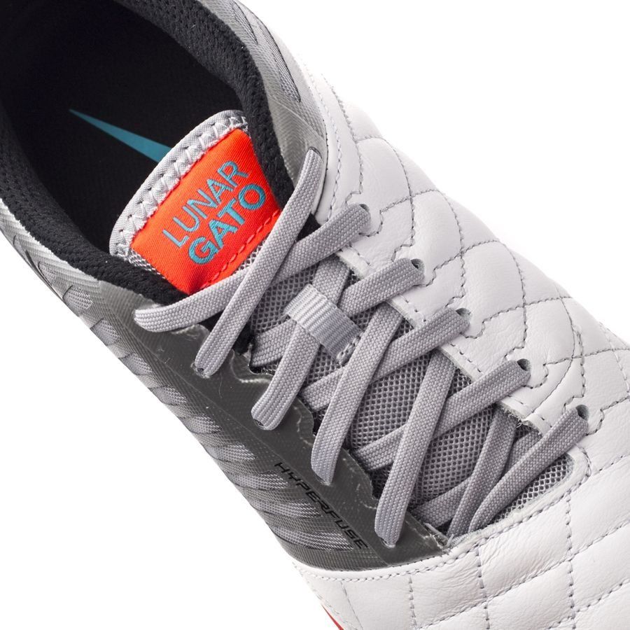 Nike Lunargato II IC - White/Metallic Silver/Bright Crimson Nike Lunargato II IC - White/Metallic Silver/Bright Crimson